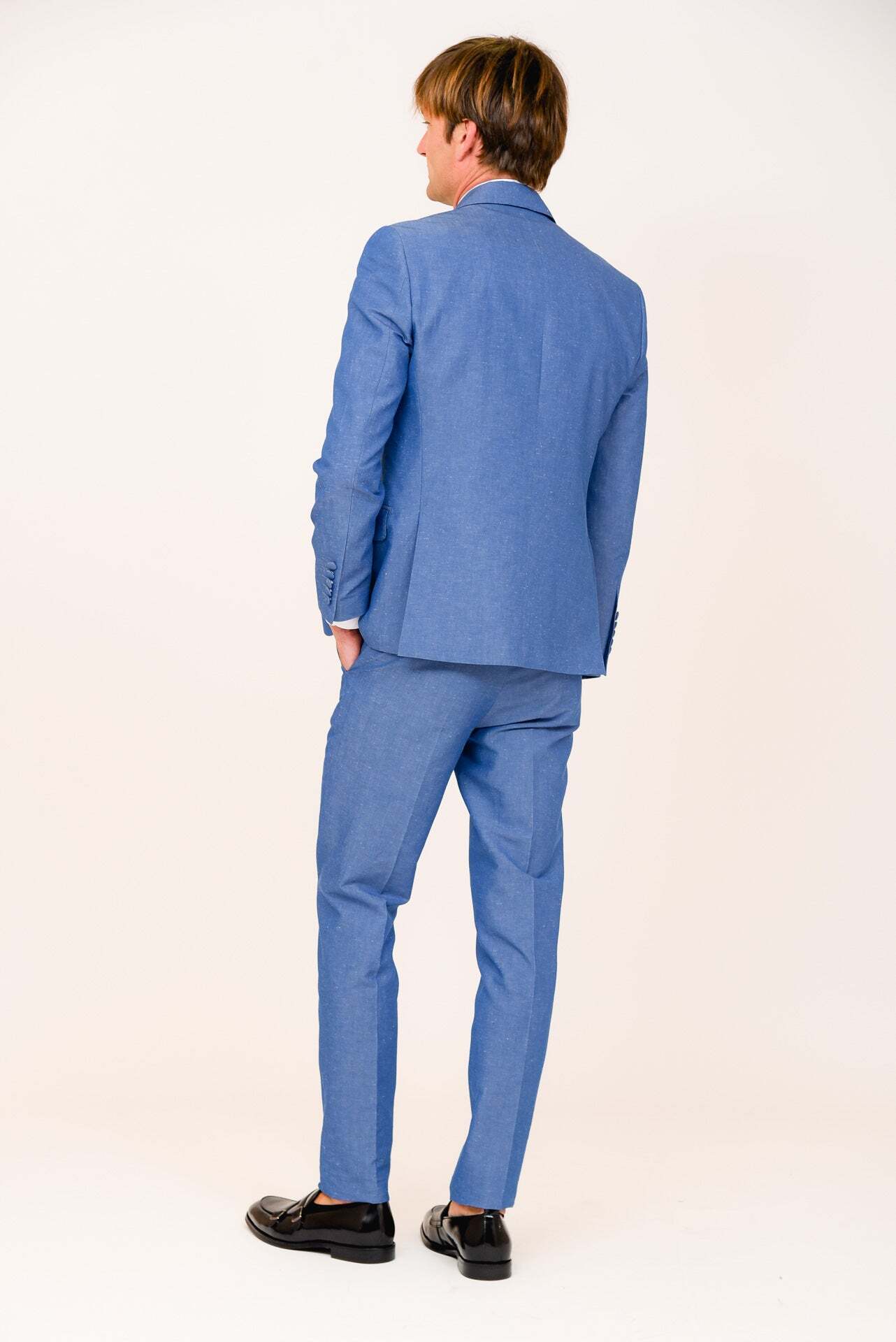 ΑΝΔΡΙΚΟ THREE-PIECE ΔΙΚΟΥΜΠΟ ΚΟΣΤΟΥΜΙ ΣΕ BABY BLUE ΧΡΩΜΑ ΜΕ PEAK ΠΕΤΑ ...