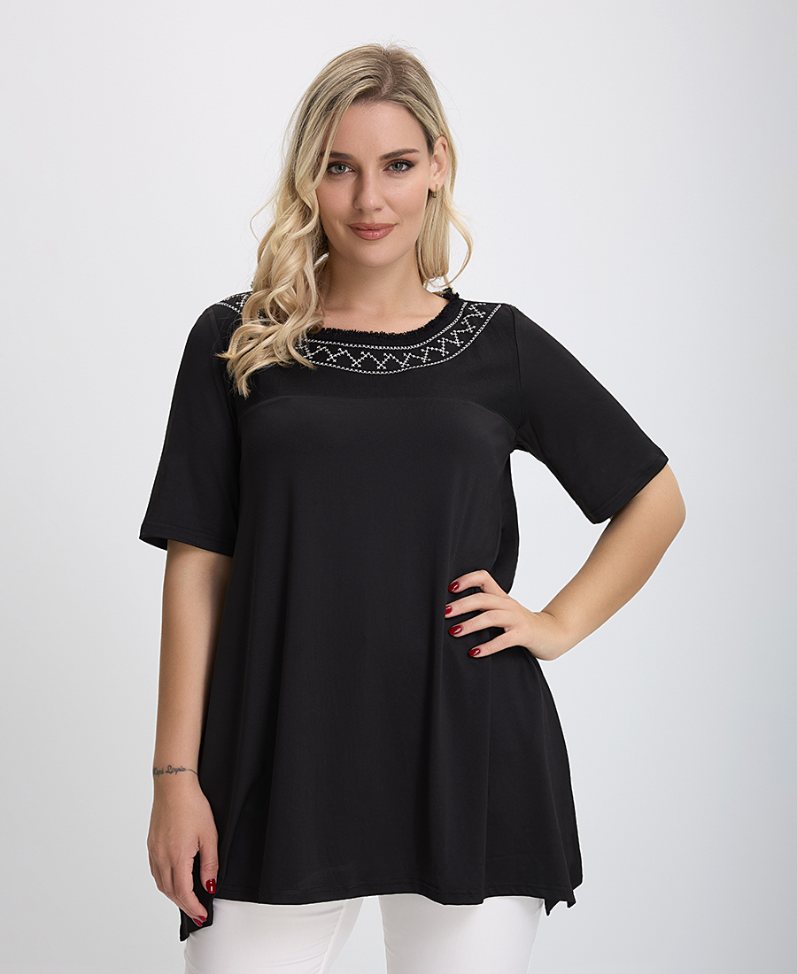 Luisa Viola PLUS SIZE - Μπλούζα με Κεντημένα Σχέδια σε Μαύρο - GLAMI.gr