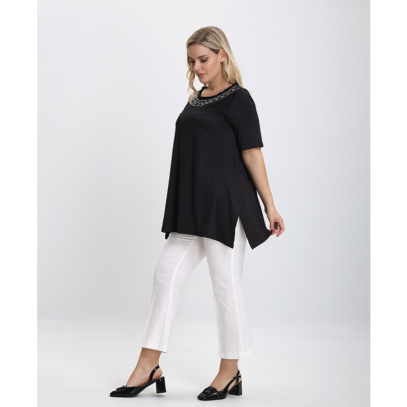 Luisa Viola PLUS SIZE - Μπλούζα με Κεντημένα Σχέδια σε Μαύρο - GLAMI.gr