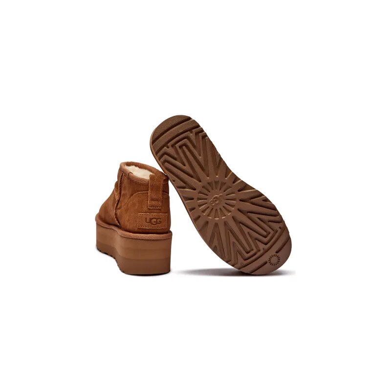 UGG Μποτες χιονιού CLASSIC ULTRA MINI | μαλλί (mallí) | σουέτ - GLAMI.gr